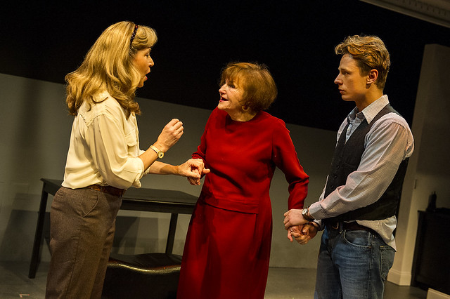 Theater Review: "The Waverly Gallery" - A Powerful Look into a Descent ...