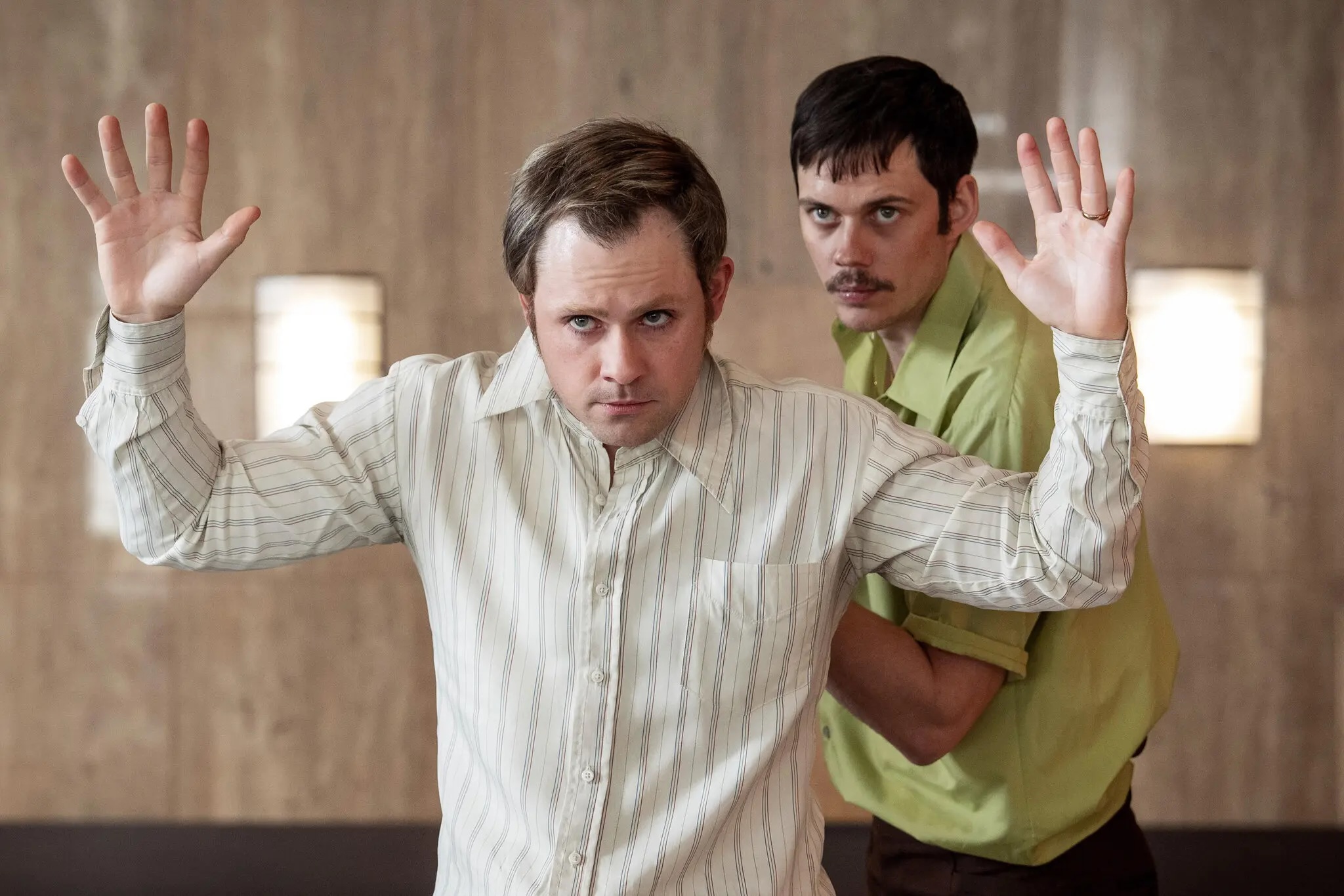 Film Review: “Dead Man’s Wire” – Getting Even Can Be Very Dark Fun ...